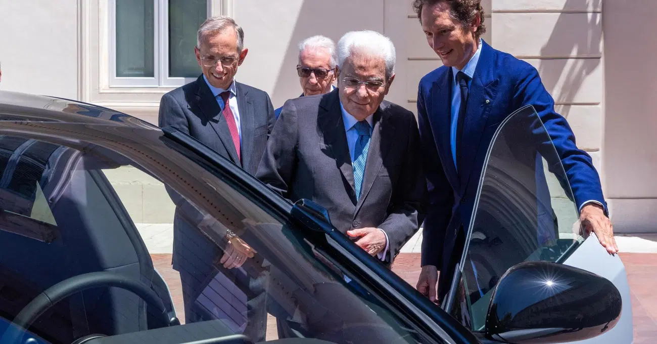 La nuova Ferrari Luce elettrica fa incazzare tutti, soprattutto la ...